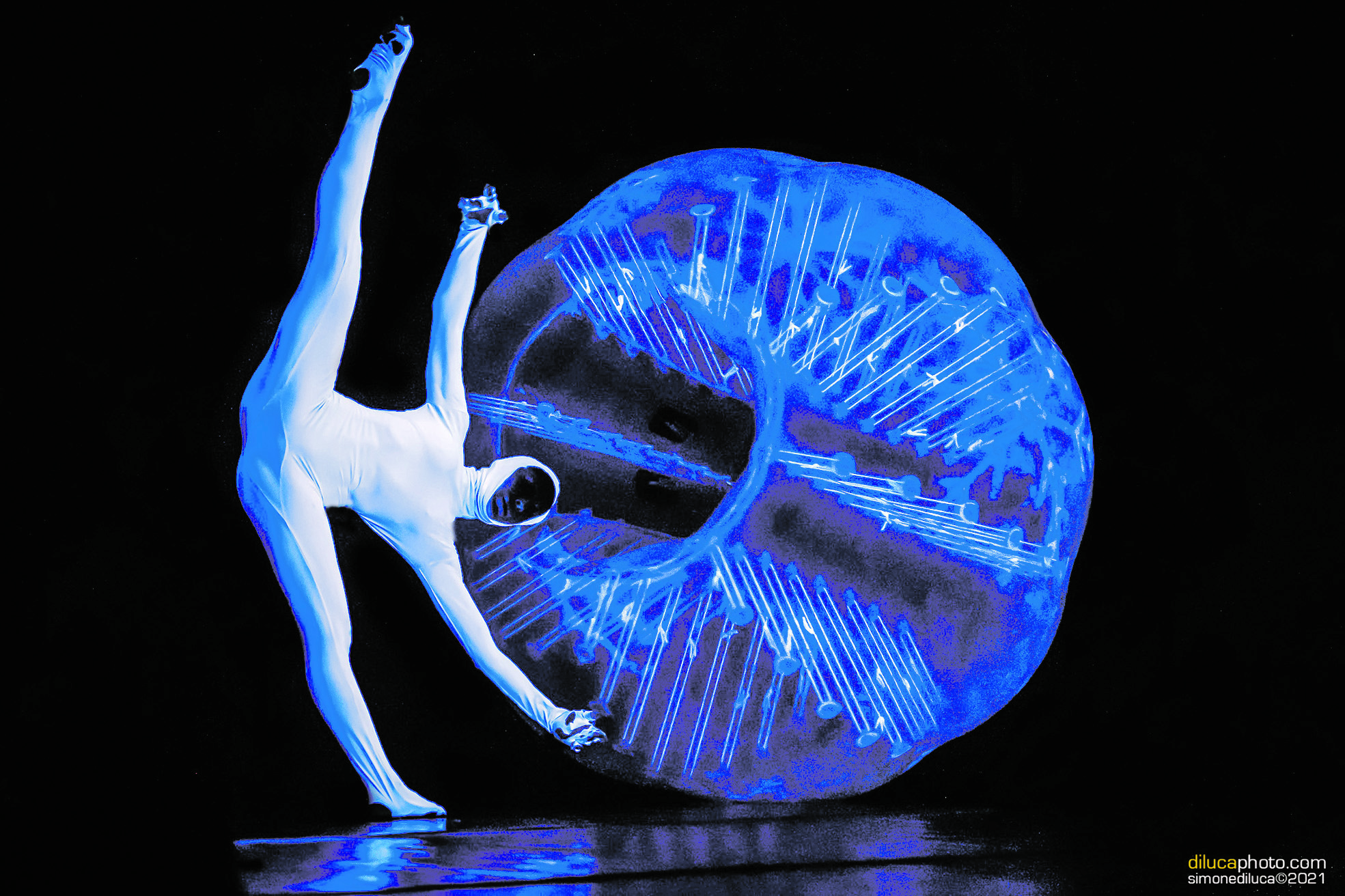 eVolution Dance Theater - Bunte Mischung aus Artistik, Illusion & Schwarzlicht - EWK