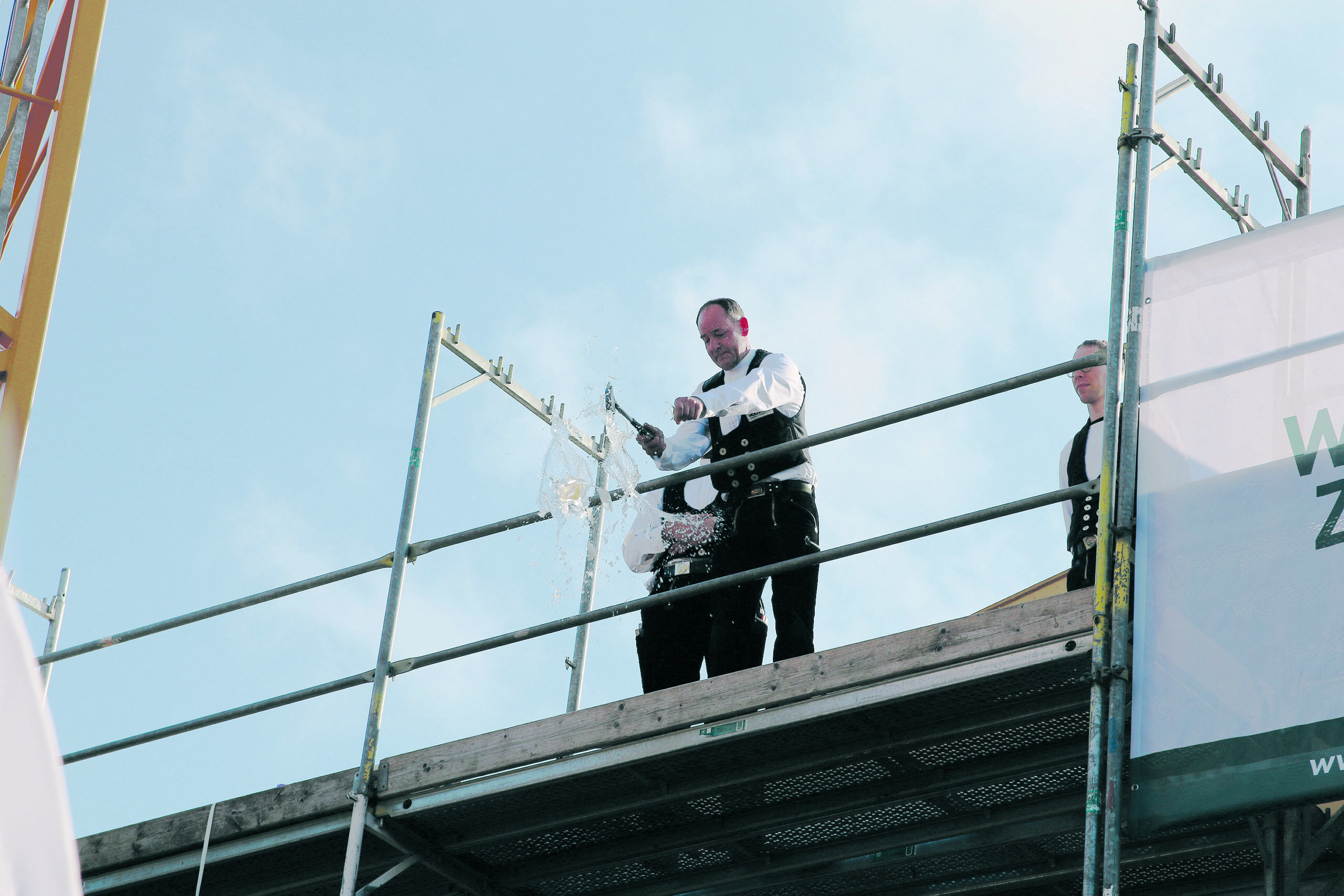 Würdiger Ersatz für „Pappkarton“ - Richtfest für Erweiterungsbau des ...